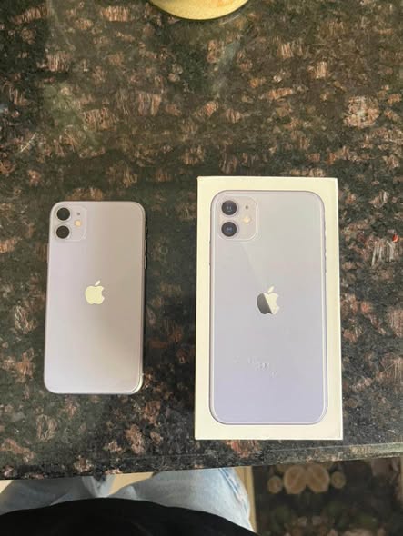 iPhone 11 64gb for sale in Windhoek - Cellphones - Kalahari Deals Namibia