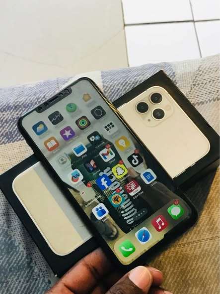 iPhone 11 Pro MAX for sale in Windhoek - Cellphones - Kalahari Deals ...