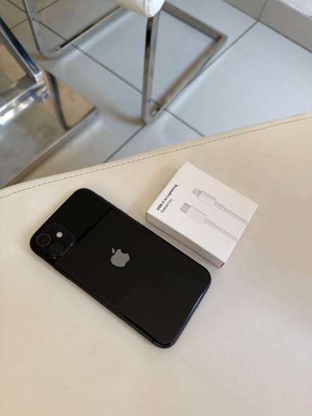 IPHONE 11 64GB for sale in Windhoek - Cellphones - Kalahari Deals Namibia