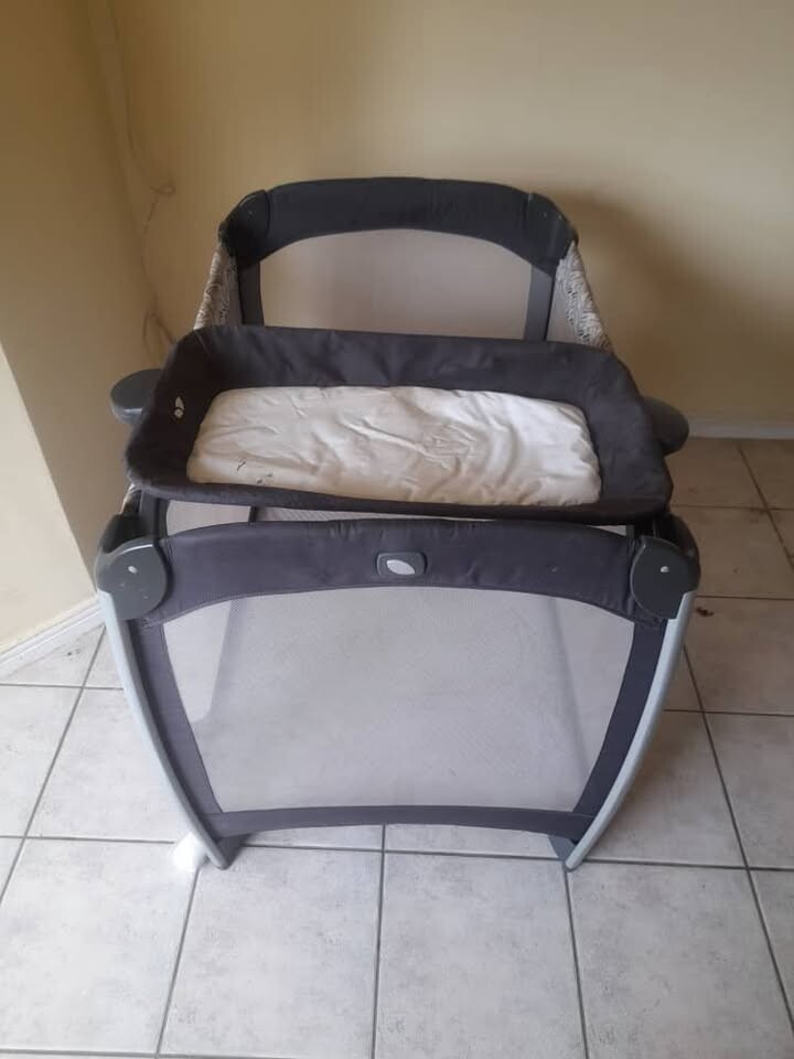 Preowned Baby Crib for sale in Okahandja - Baby Cribs - Kalahari Deals ...