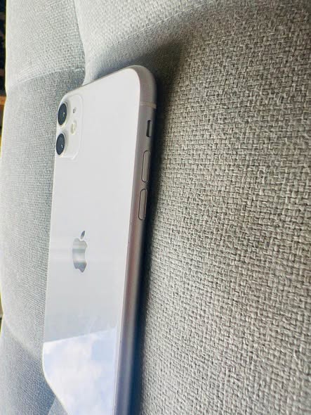 iPhone 11 128GB for sale in Windhoek - Cellphones - Kalahari Deals Namibia