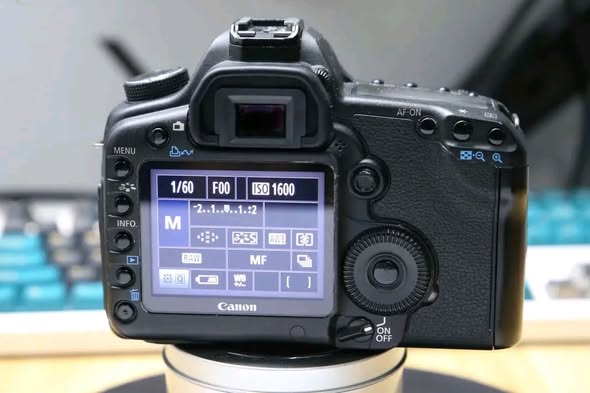 5D mark 2 Body for sale in Windhoek - Digital Cameras - Kalahari Deals ...