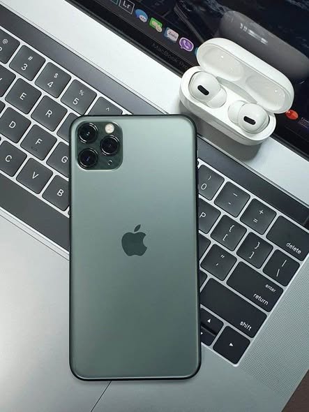 iPhone 11 pro max 256 gig for sale in Windhoek - Cellphones - Kalahari ...