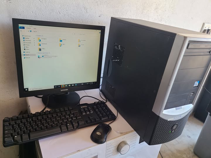 Computer full set, box, screen, keyboard and mouse for sale in Walvis ...