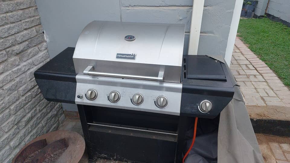 4 Burner gas braai for sale in Swakopmund - Braai - Kalahari Deals Namibia