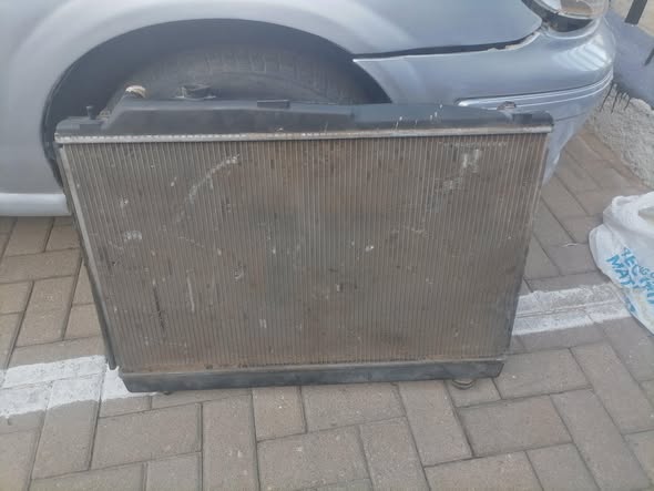 Lexus LS 300 radiator for sale in Windhoek - Parts - Kalahari Deals Namibia