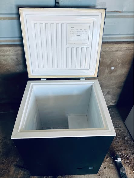 Black 210L Deep Freezer for sale in Windhoek - Freezers - Kalahari ...