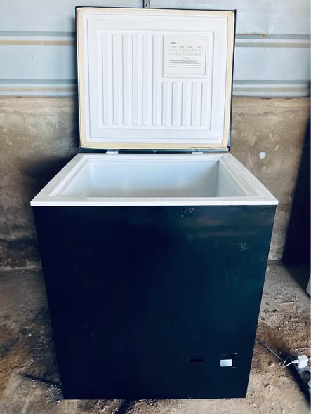 Black 210L Deep Freezer for sale in Windhoek - Freezers - Kalahari ...