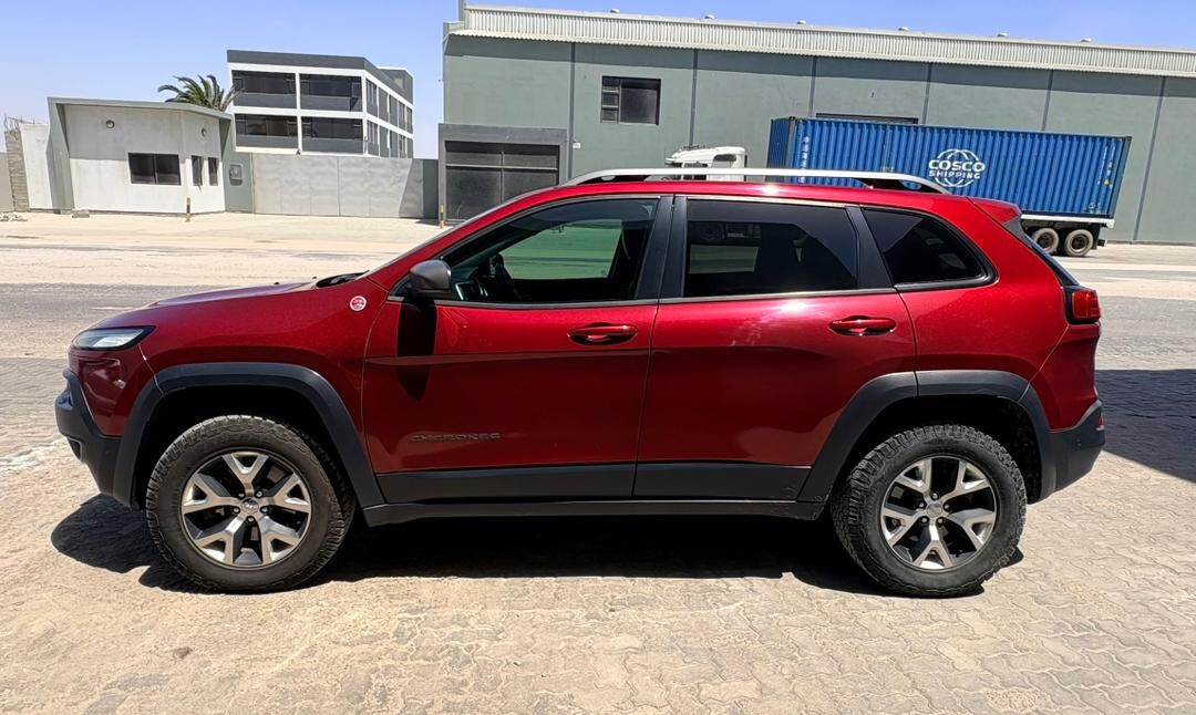 Exciting Jeep Cherokee 32 V6 Photos