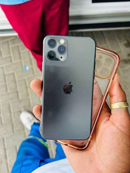 iPhone 11 pro , 128gb for sale in Windhoek - Cellphones - Kalahari ...