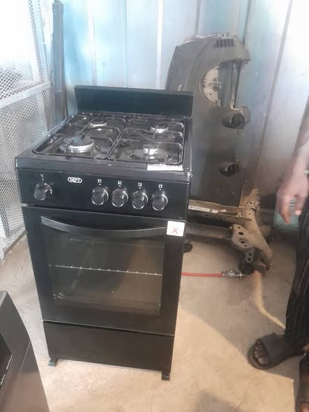Defy 4 plate Gas stove for sale in Windhoek - Stoves and Ovens ...