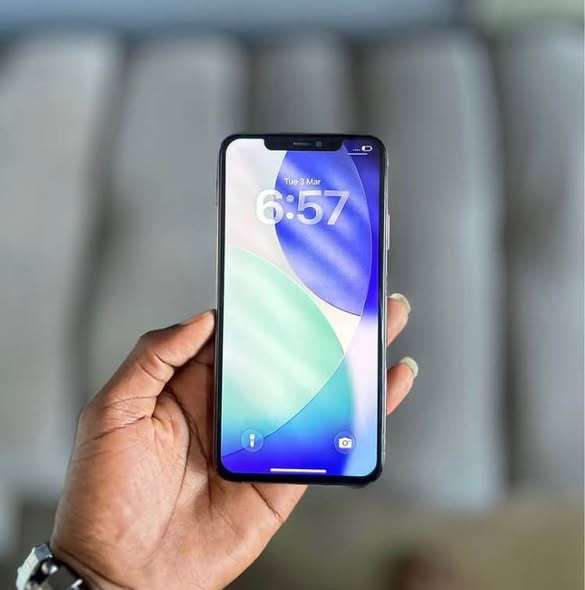 iPhone 11 Pro Max for sale in Windhoek - Cellphones - Kalahari Deals ...