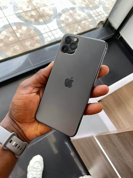iPhone 11 Pro Max for sale in Walvis Bay - Cellphones - Kalahari Deals ...