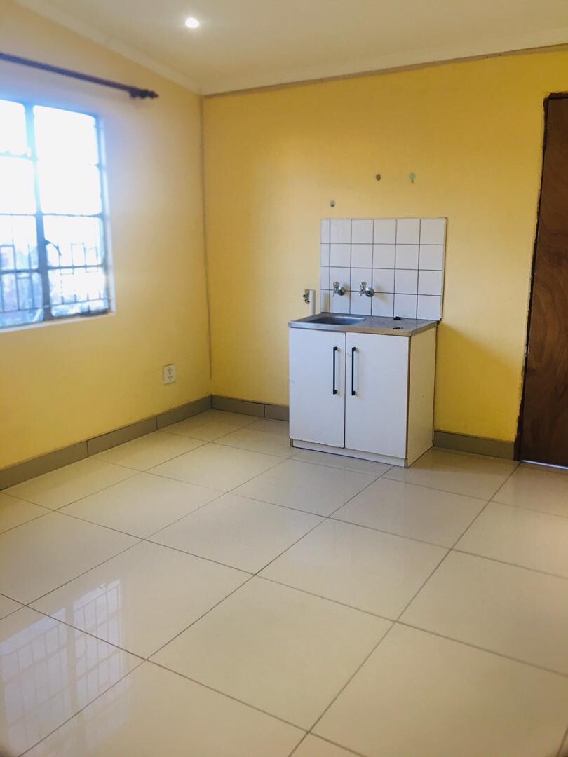 Mr T Shapwa in Windhoek - Flats for rent - Kalahari Deals Namibia