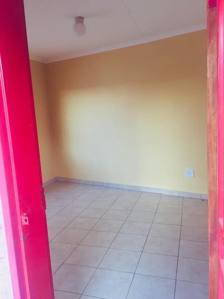 Outside Room for rent in Windhoek - Rooms for rent - Kalahari Deals Namibia