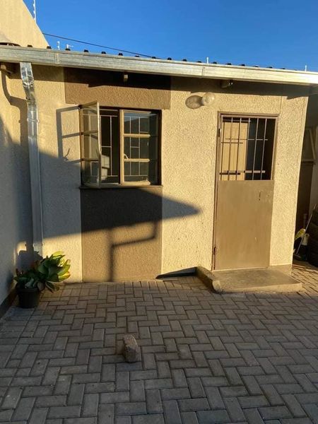 Outside Room Available for Rent in Windhoek - Rooms for rent - Kalahari ...