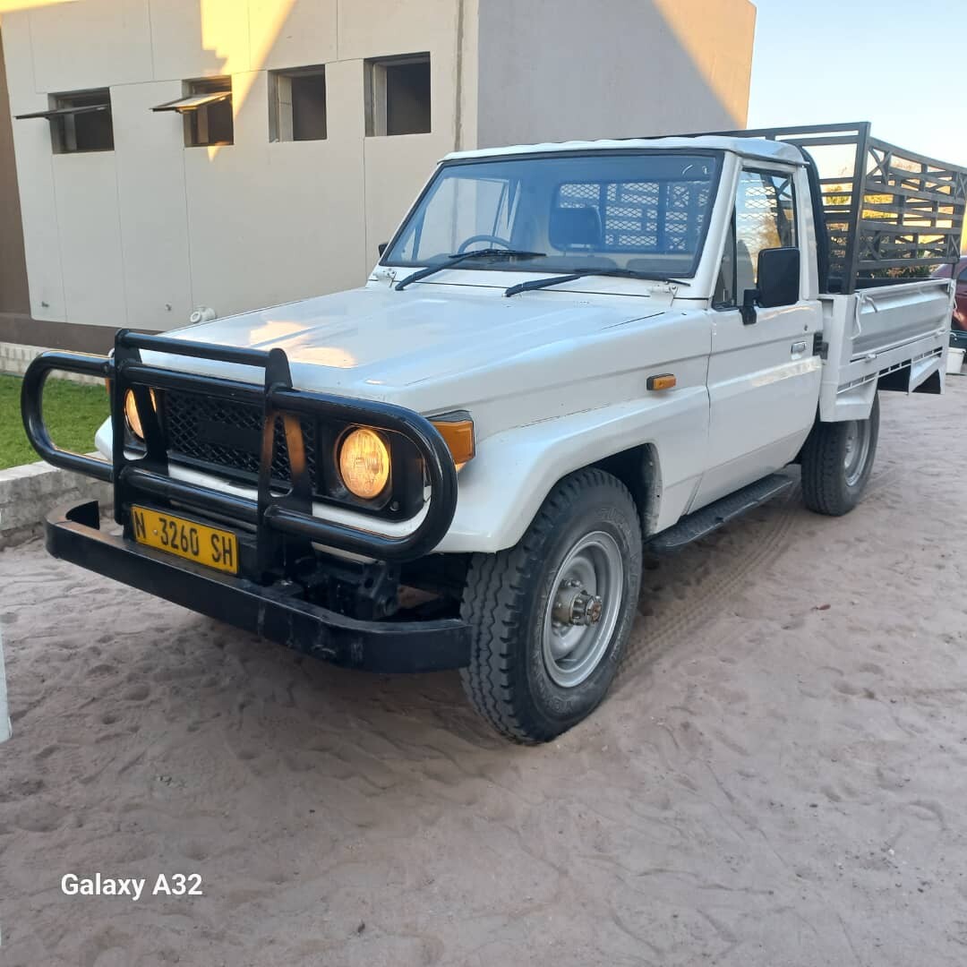 1989 Toyota Landcruiser 3F petrol 4.0L for sale in Ongwediva - Used ...