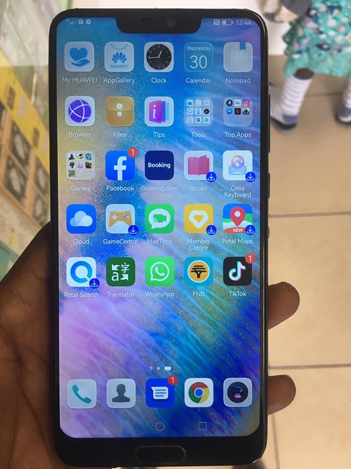 Huawei p20 Pro 128GB for sale in Oshakati - Cellphones - Kalahari Deals Namibia