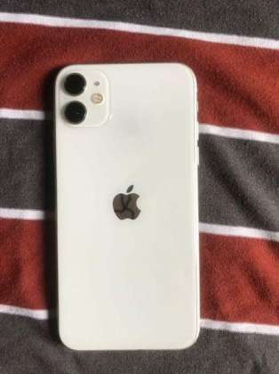 iPhone 11 64GB for sale in Windhoek - Cellphones - Kalahari Deals Namibia