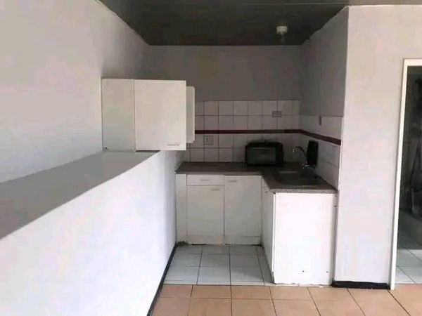 Backyard flat for rent in Bedroo Eros in Windhoek - Flats for rent ...