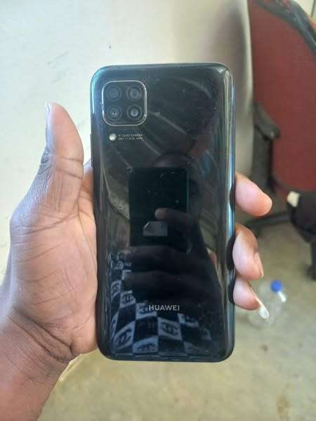 HUAWEI P40 LITE for sale in Windhoek - Cellphones - Kalahari Deals Namibia