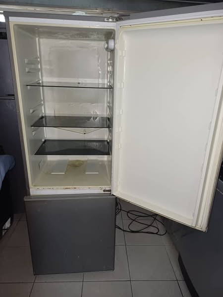 KIC fridge freezer for sale in Windhoek - Fridges - Kalahari Deals Namibia