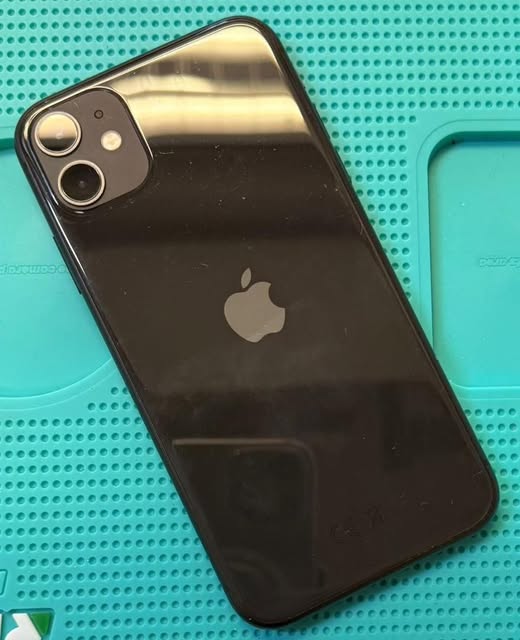 Iphone 11 128GIG for sale in Windhoek - Cellphones - Kalahari Deals Namibia