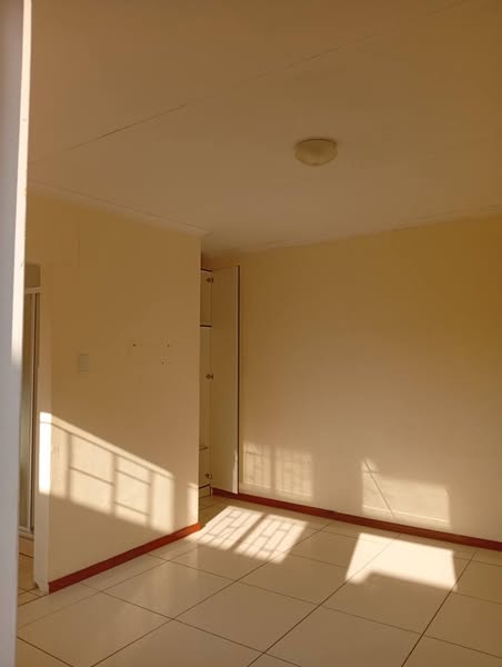 OUTSIDE BACKYARD ROOM in Windhoek - Rooms for rent - Kalahari Deals Namibia
